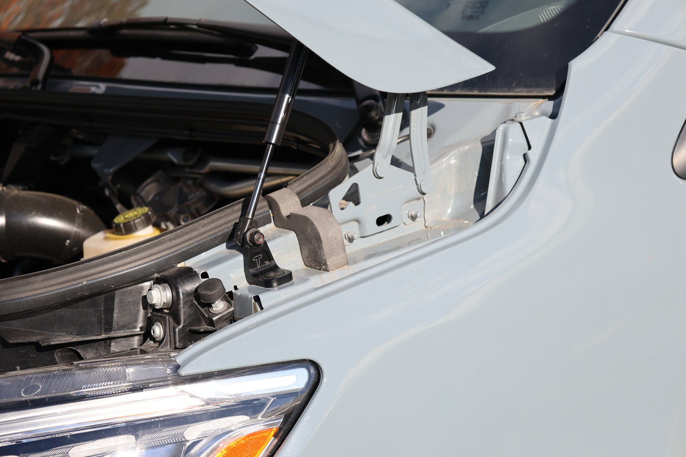 Moonraker Sprinter Van Hood Strut Kit | Tec Vanlife Edition